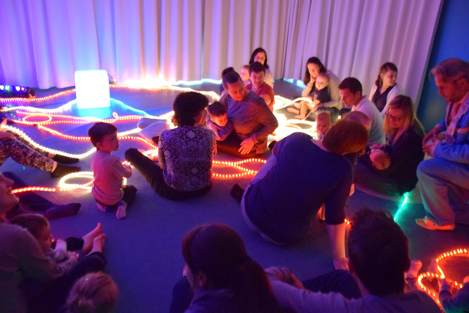 Samen Snoezelen Animatie Voor Baby s Spel En Muziek Voor Peuters En samen-snoezelen-animatie-voor-baby-s-spel-en-muziek-voor-peuters-en